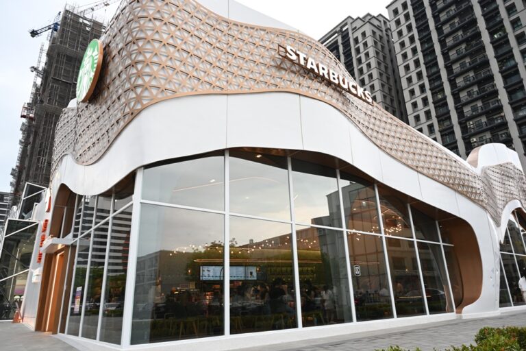 開箱全台最大7-11！7-11 Fresh康橋門市、柯南機器人送餐 還有星級饗宴 天素地蔬 兩大美食饗宴！Par K* Avenue 近1,500坪新世代複合商場！ - 快樂的過每一天